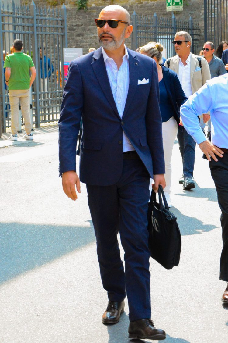 A chic way to wear a navy suit | Men's Fashion Media OTOKOMAE